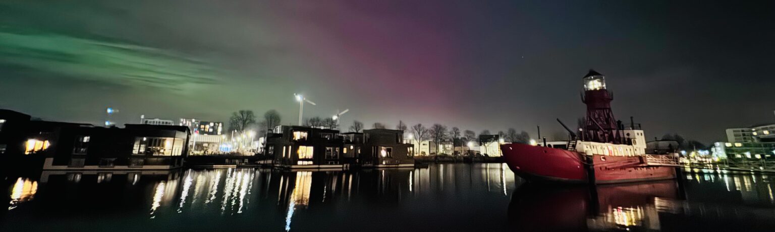 Noorderlicht boven Amsterdam | Nieuw Amsterdams Peil